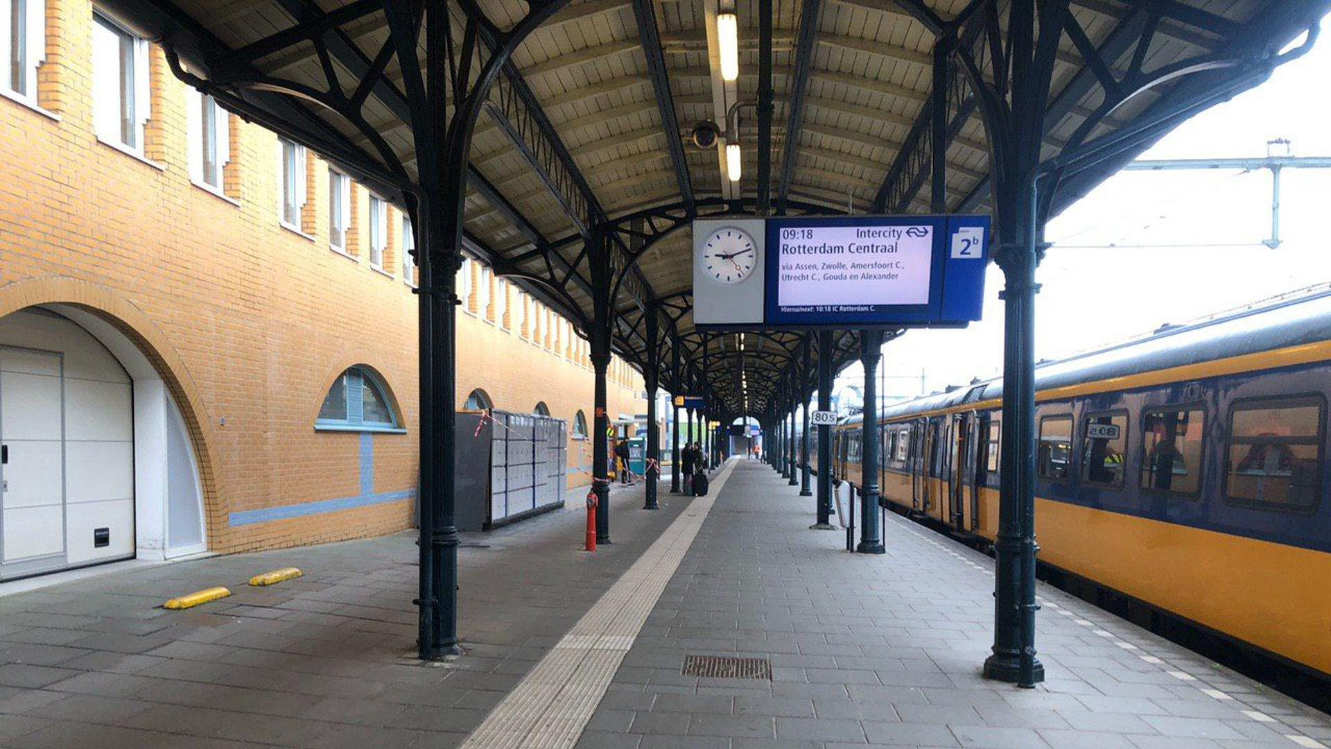 Een benauwde treinreis naar Amsterdam - RTV Noord