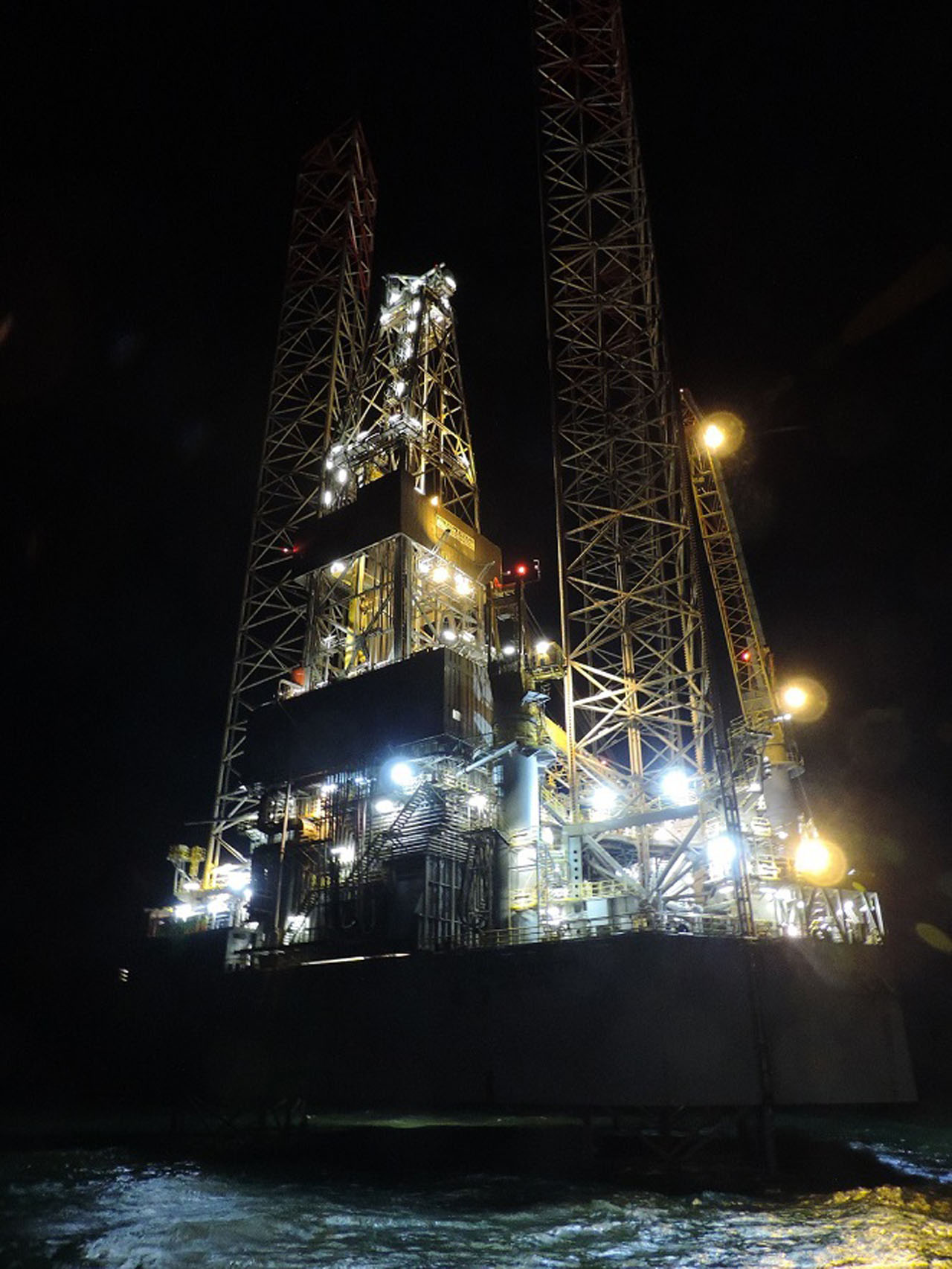 In beeld: het boorplatform boven Schiermonnikoog - RTV Noord